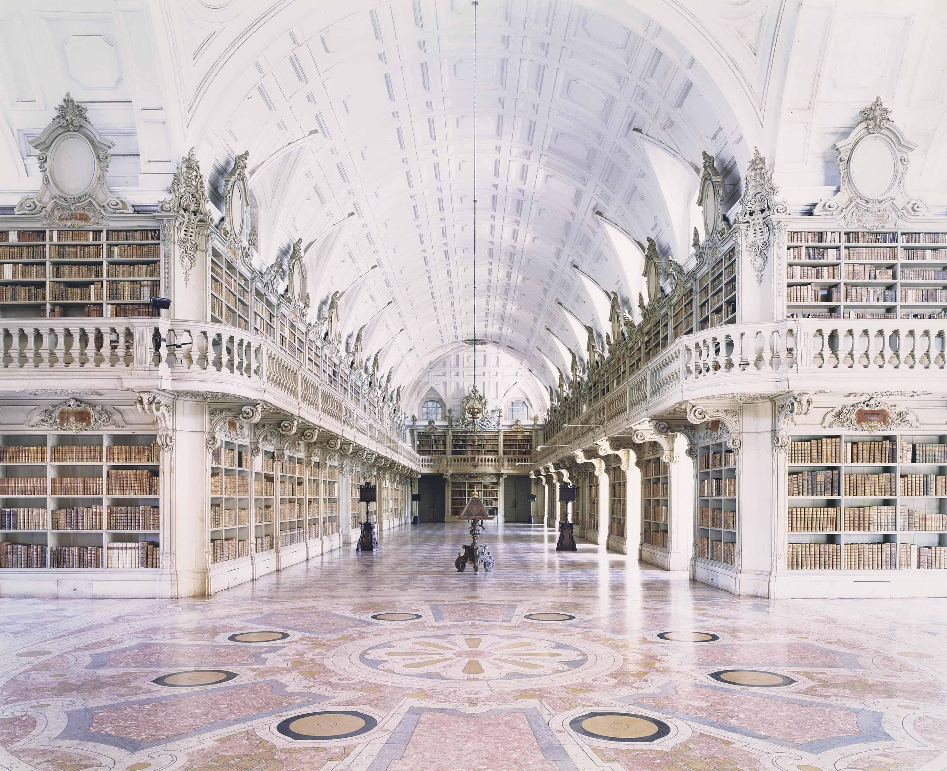 Biblioteca do Palàcio National de Mafra II by Candida Höfer | Art.Salon