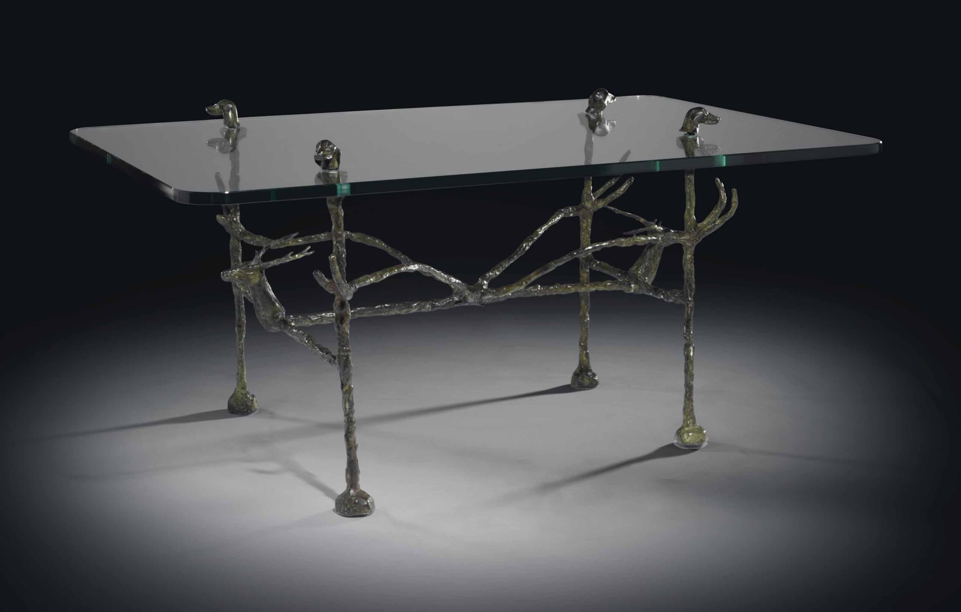 Table basse trapézoïdale: modèle aux cerfs et aux chiens by Diego ...