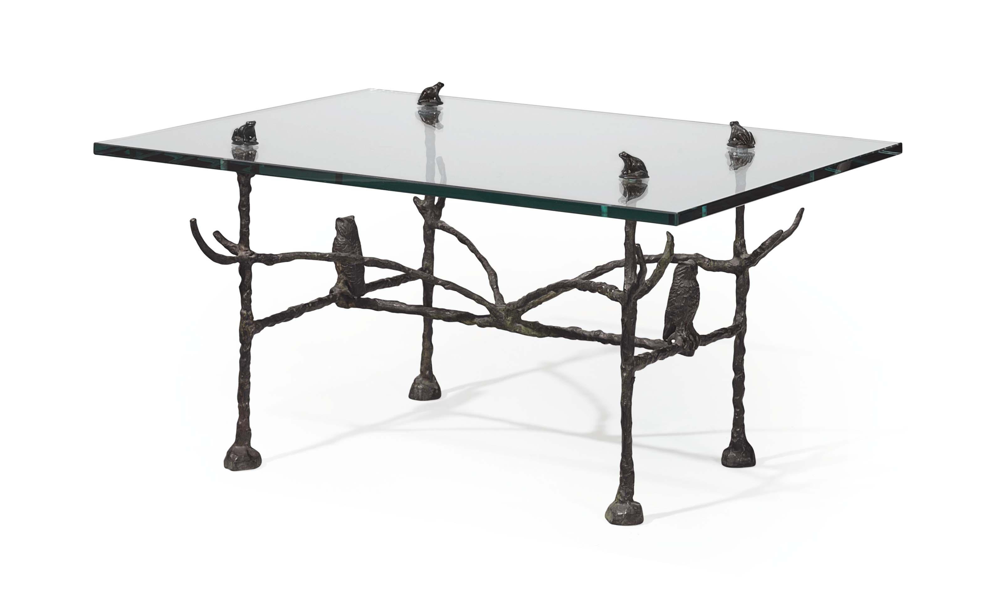 Table basse trapezoïdale, modèle aux hiboux et grenouilles by Diego ...
