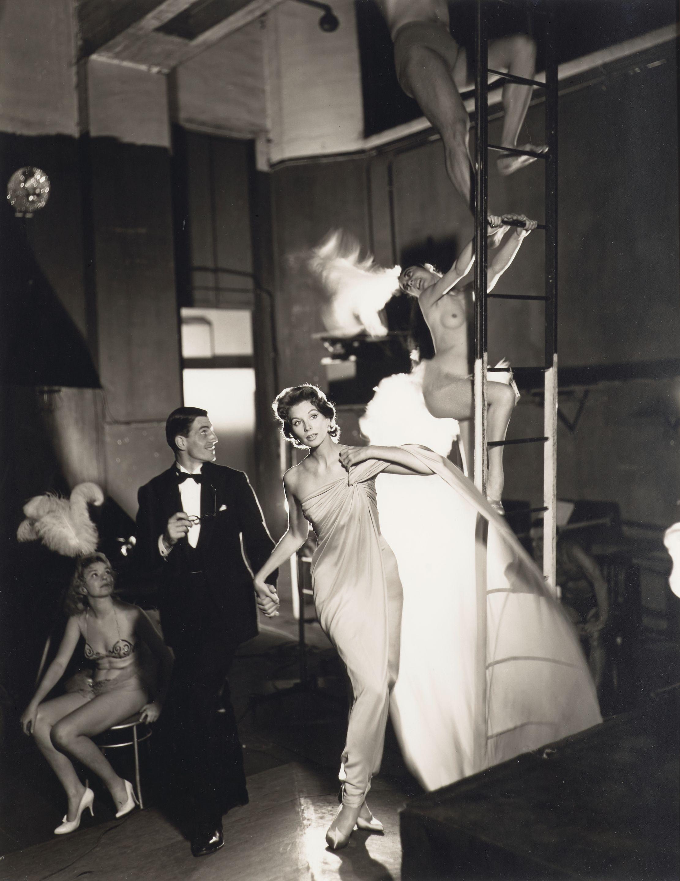 Suzy Parker and Robin Tattersall, Evening dress by Griffe, Folies ...